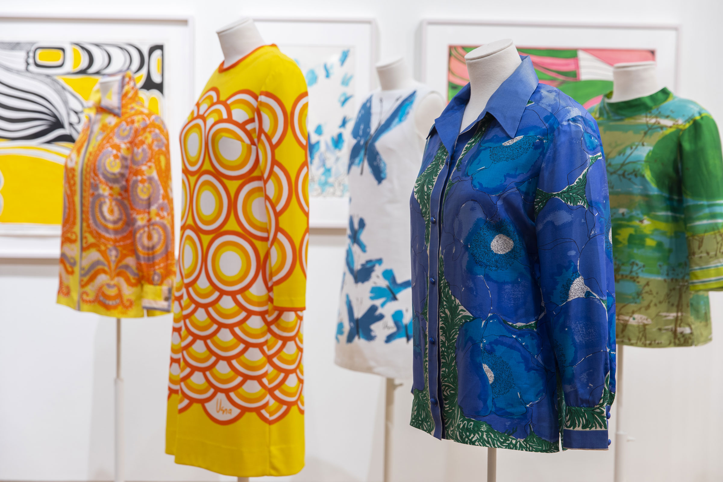 Stroller Tour of Vera Paints a Scarf: The Art and Design of Vera ...